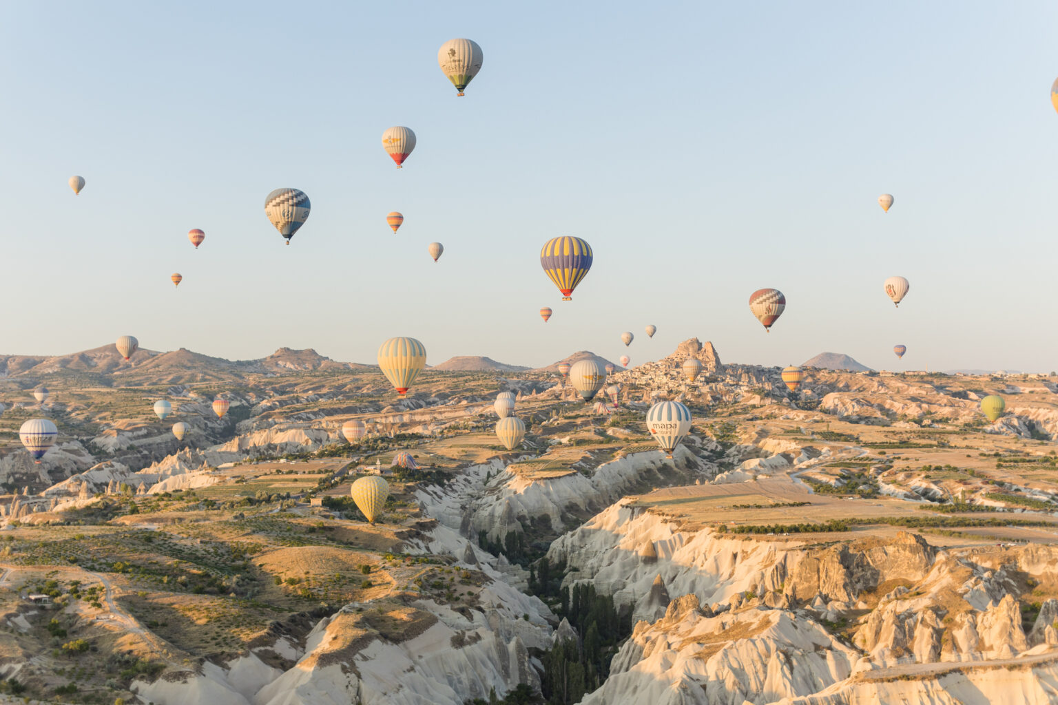 7 Travel Experiences to Have at Least Once in Your Life - arielcameron.com